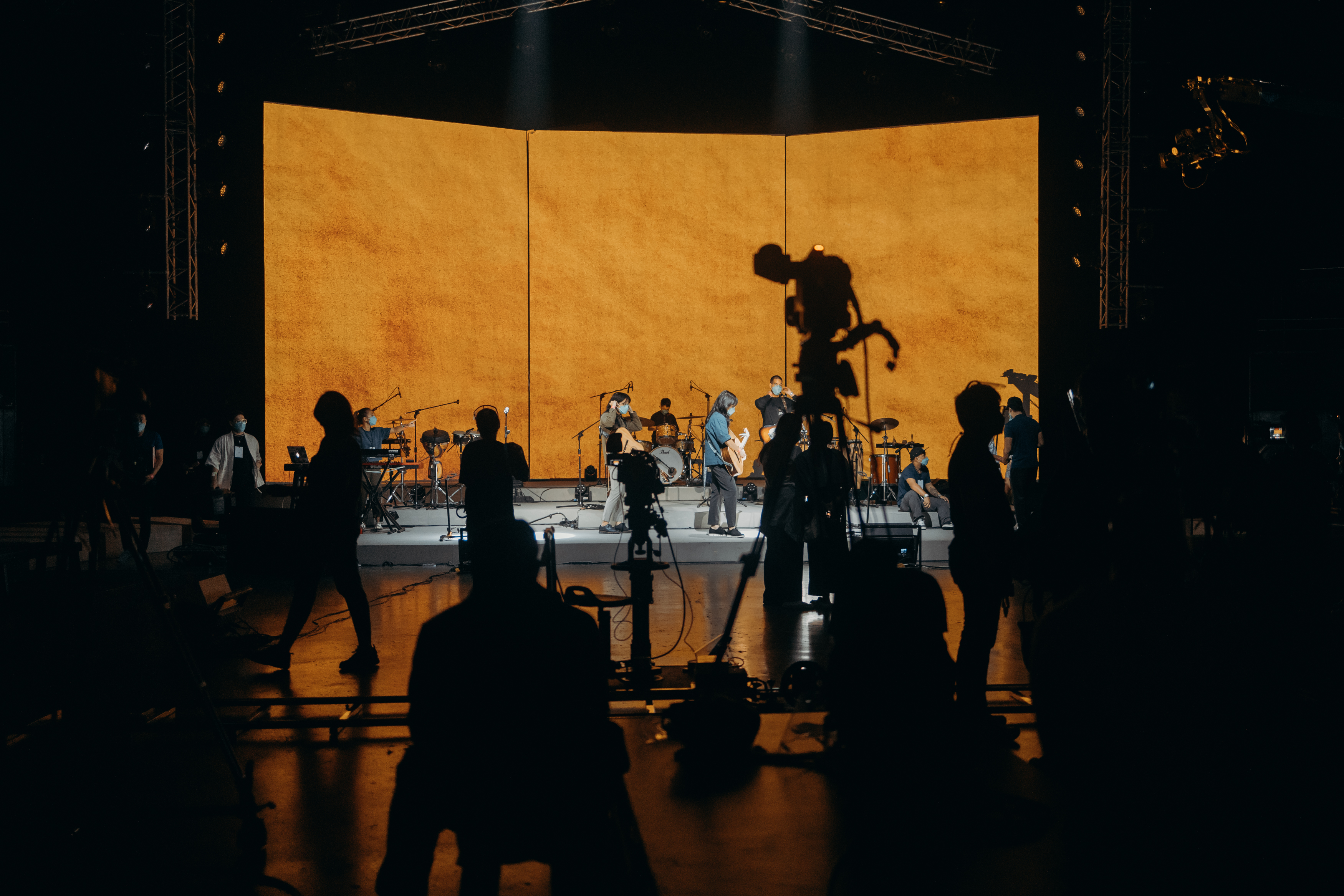 photo-003 – MANILA CONCERT SCENE